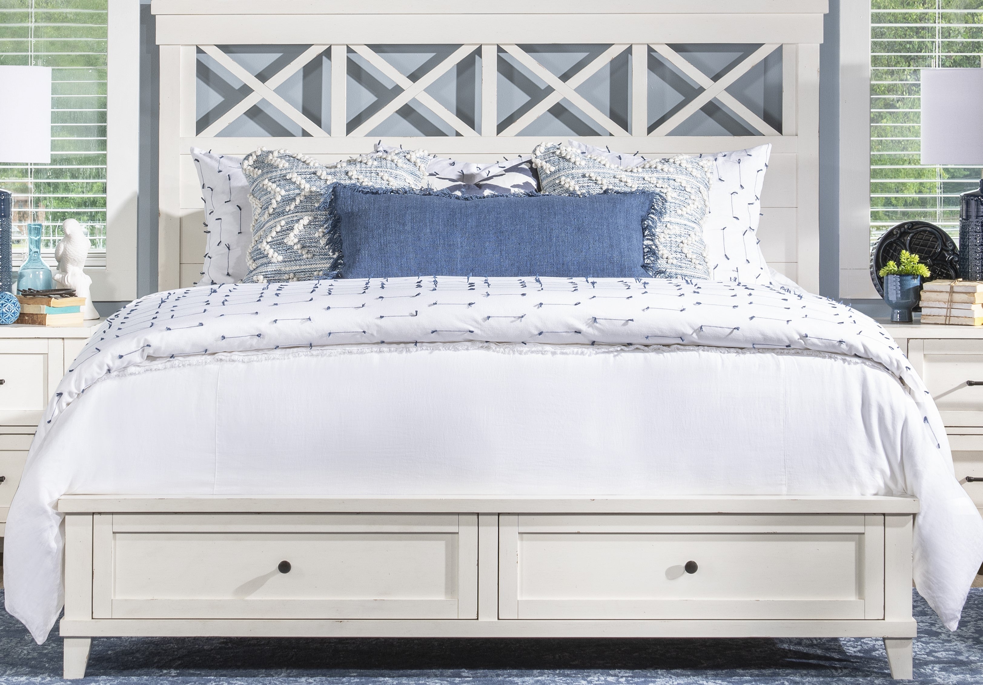 Trisha Yearwood Xxx'S & Ooo'S Storage Bed – John V Schultz Furniture
